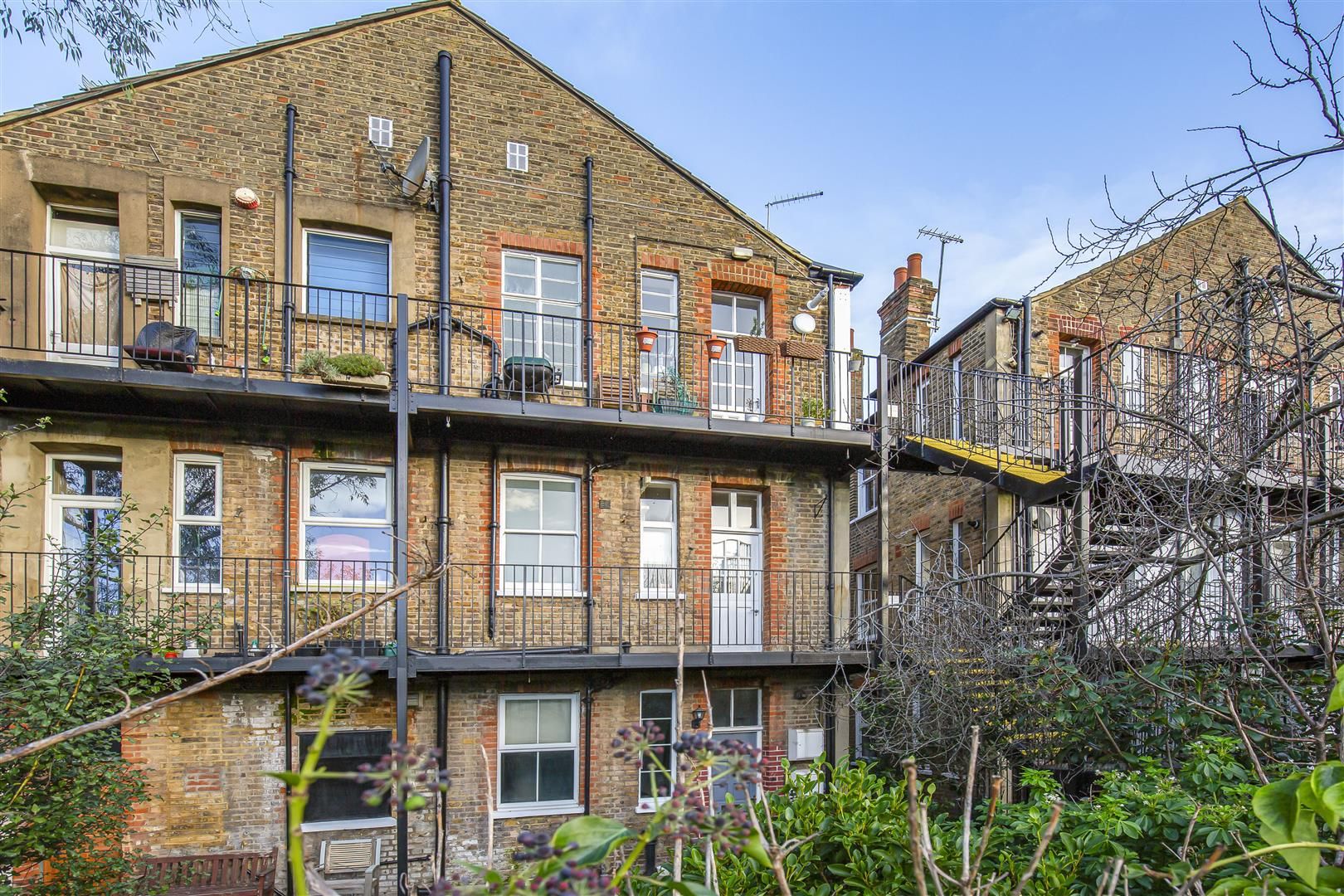 1 bed flat to rent in Upper Richmond Road West, East Sheen, SW14 ...