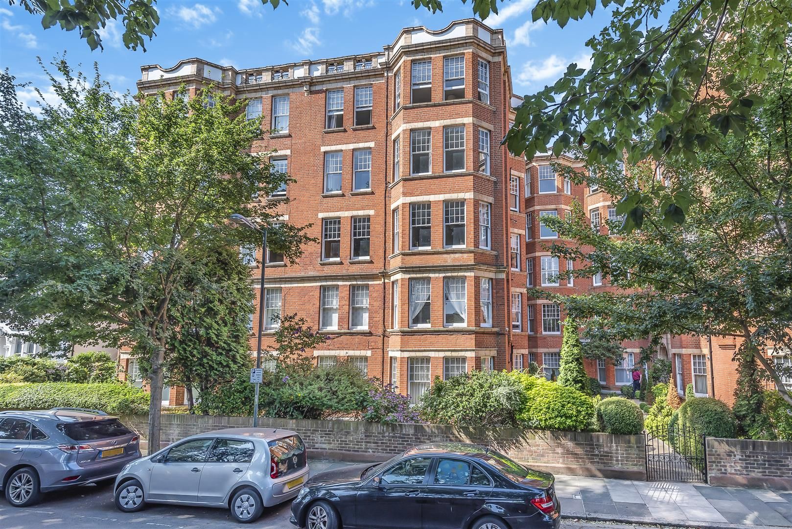 1 bed flat for sale in Elm Bank Mansions, Barnes, London, SW13 | James ...