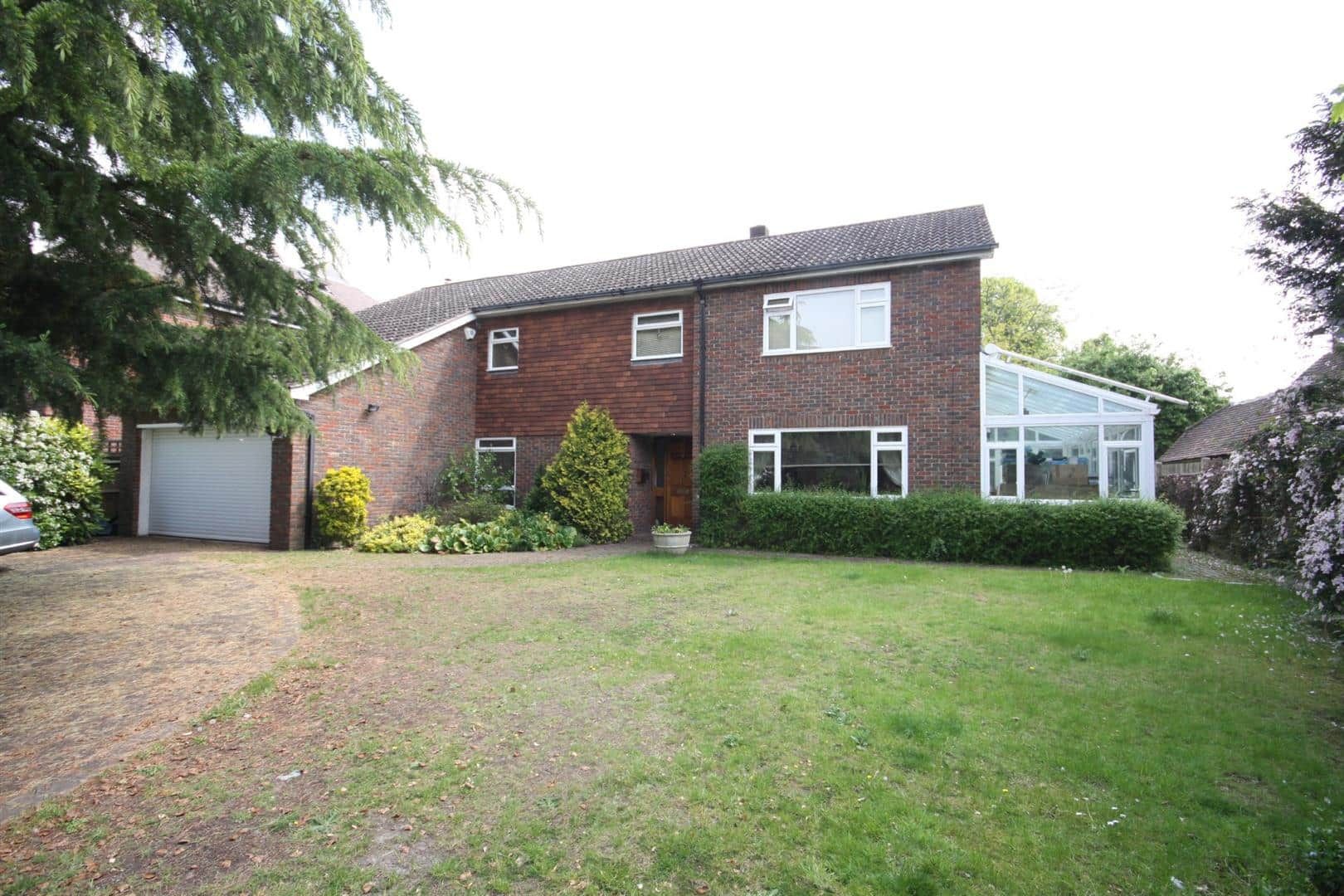 4 bed detached house to rent in Pines Road, Bromley | Edmund Estate Agents