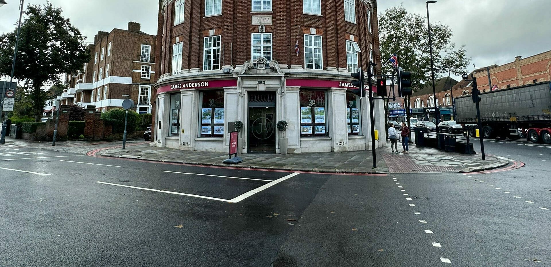 Sales East Sheen | James Anderson