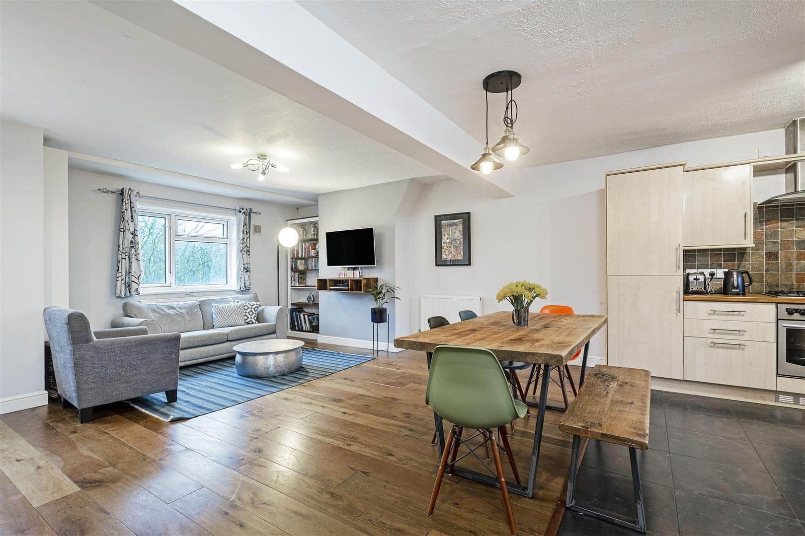 2 bed flat for sale in Chertsey Court, East Sheen, SW14 | James Anderson