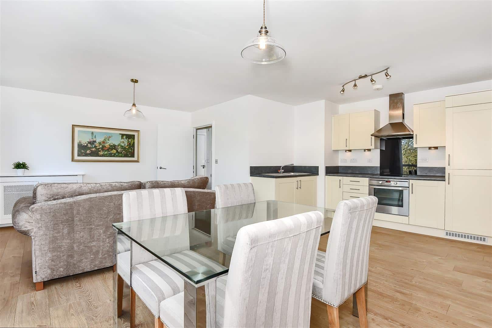 1 bed flat to rent in Sandling Park, Maidstone | Simon Miller & Company