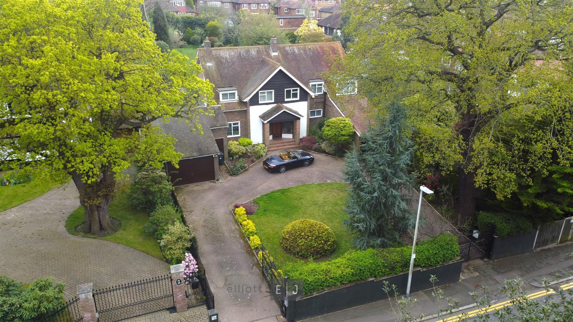 Buckhurst Hill Area Guide | Elliott James - Prime Residential