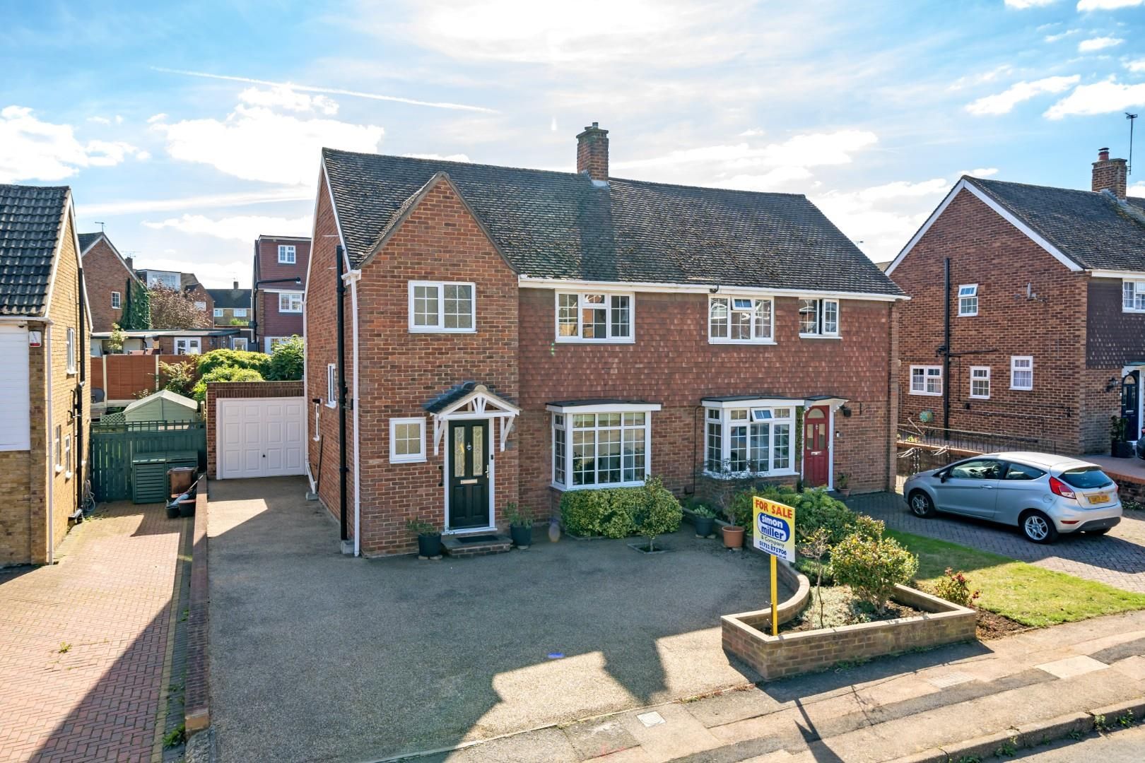 Properties for sale in Larkfield | Simon Miller & Company