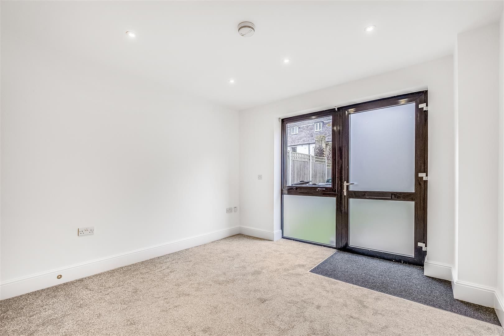 1 bed flat to rent in Sheen Lane, Mortlake, SW14 | James Anderson