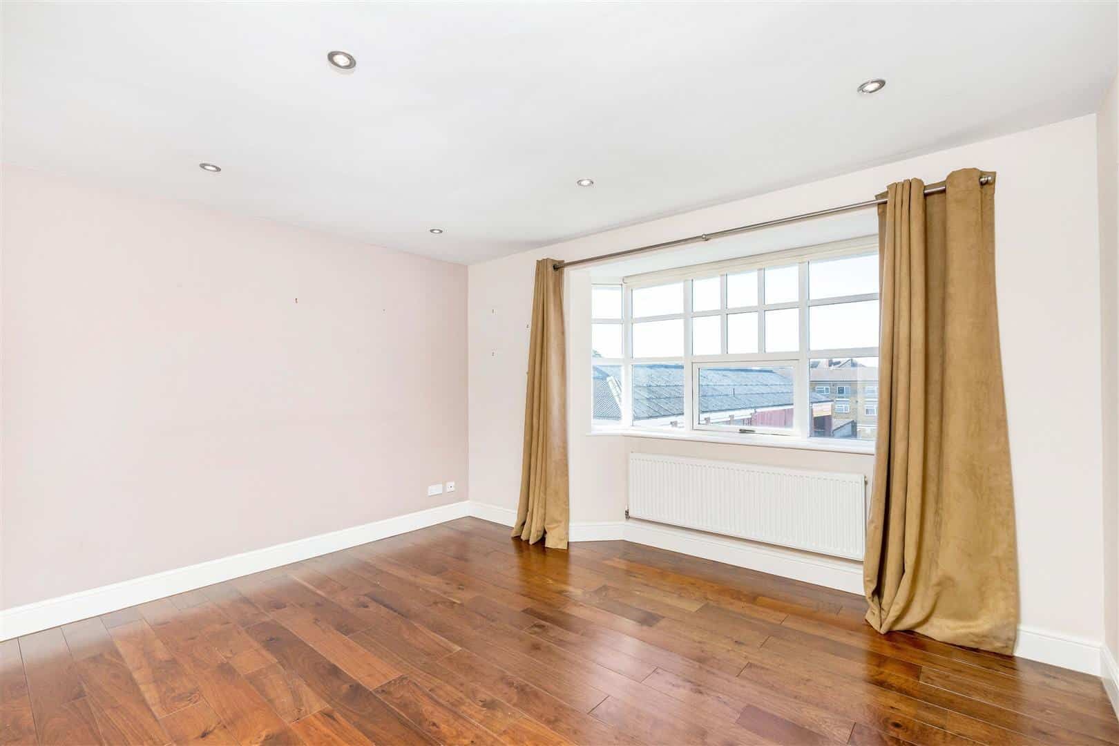 1 bed flat for sale in Sheen Lane, East Sheen, SW14 | James Anderson
