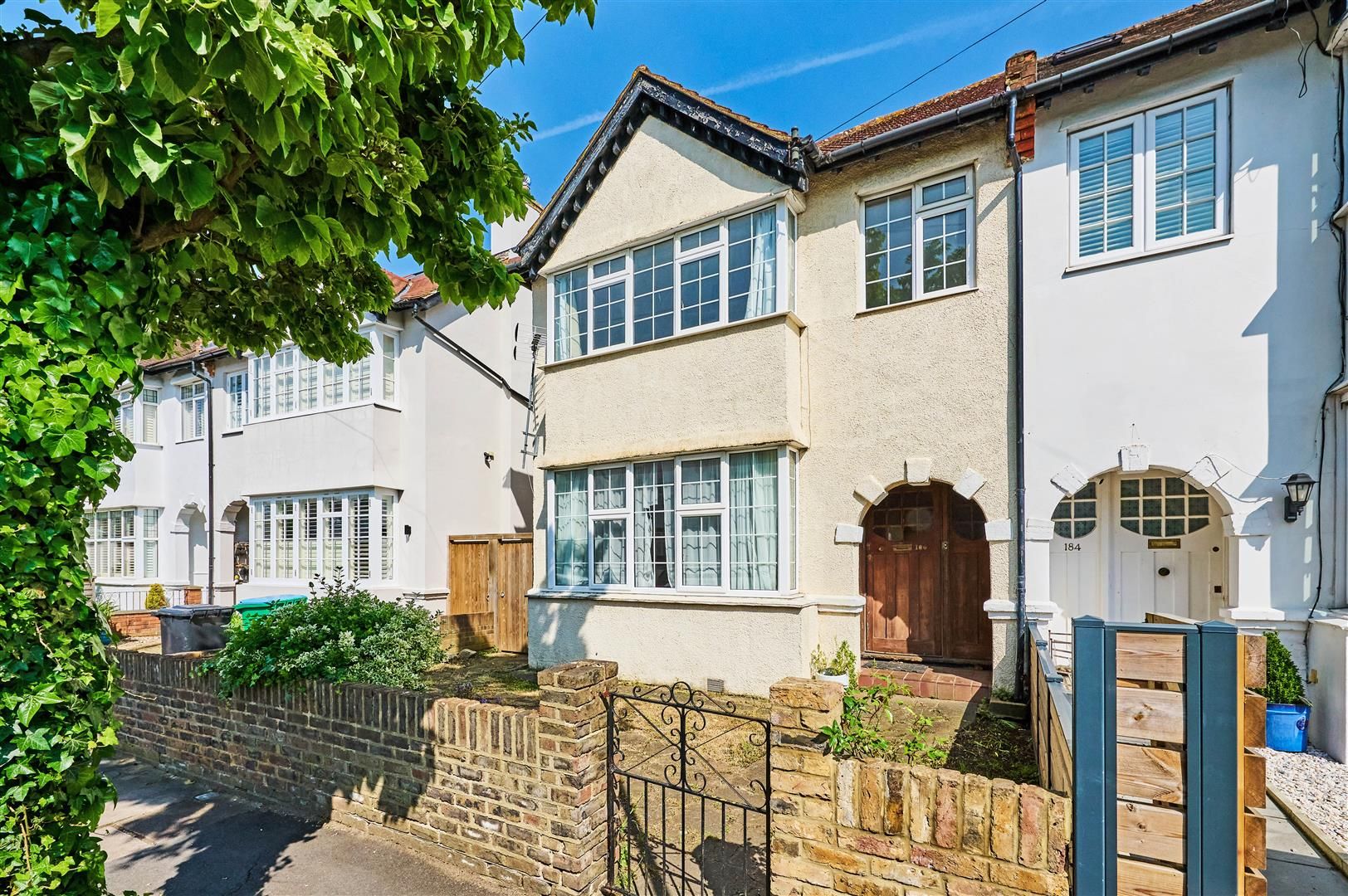 Properties for sale in SW14 | James Anderson