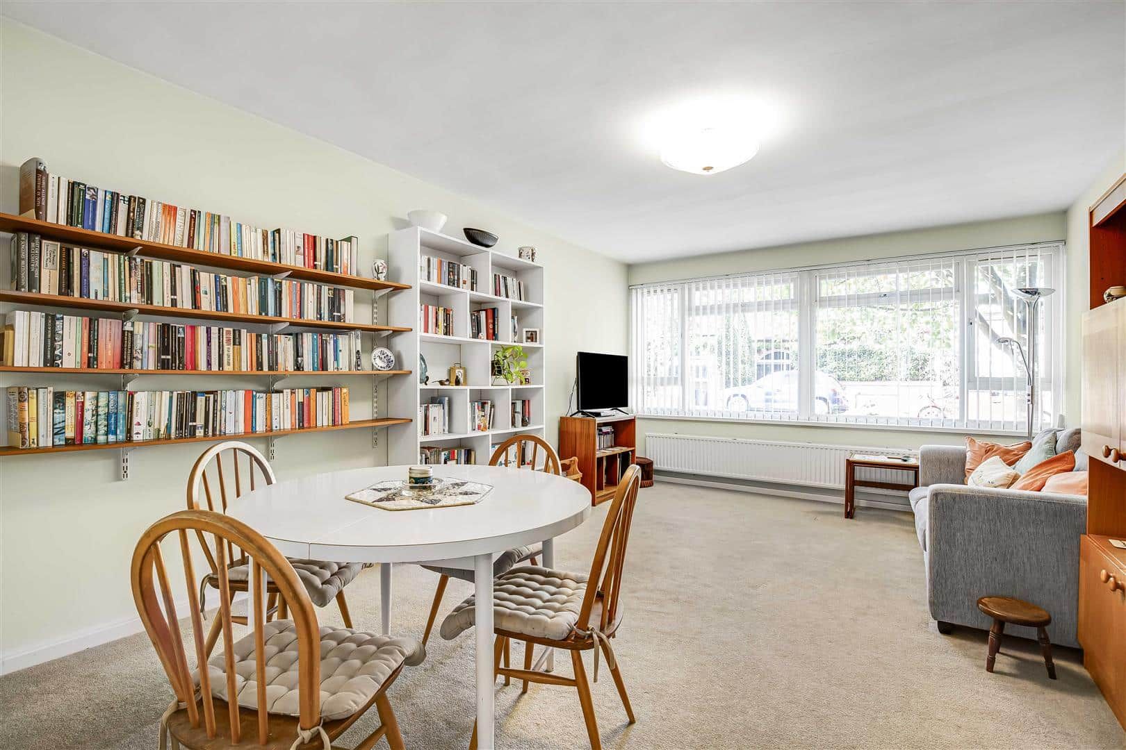 2 bed flat for sale in Daylesford Avenue, Putney, SW15 | James Anderson