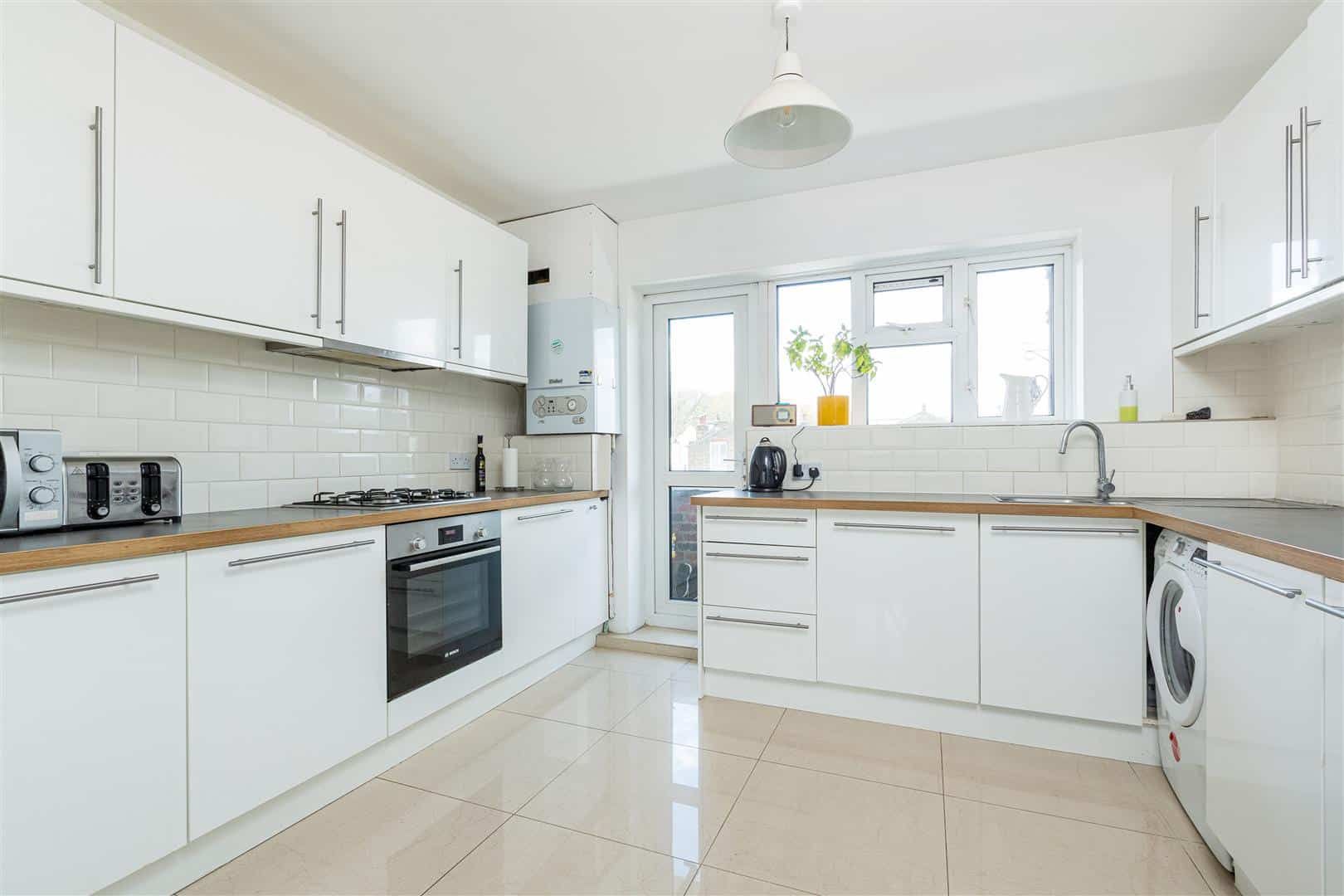 2 bed flat for sale in Rocks Lane, Barnes, SW13 | James Anderson