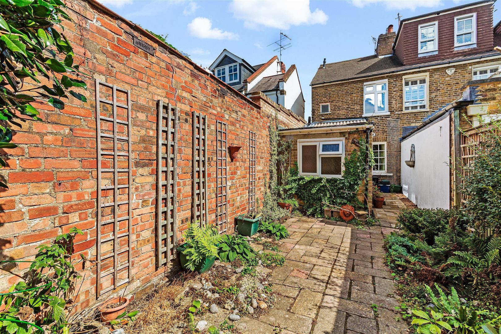 2 bed property for sale in Stanley Road, East Sheen, SW14 | James Anderson