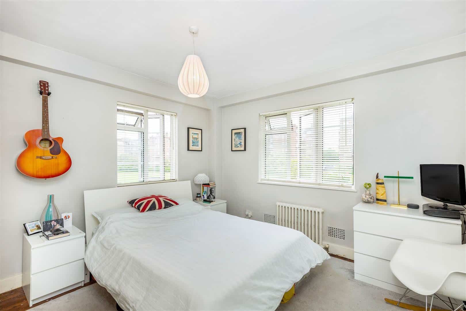 2 bed flat to rent in Chiswick Village, Chiswick, W4 | James Anderson