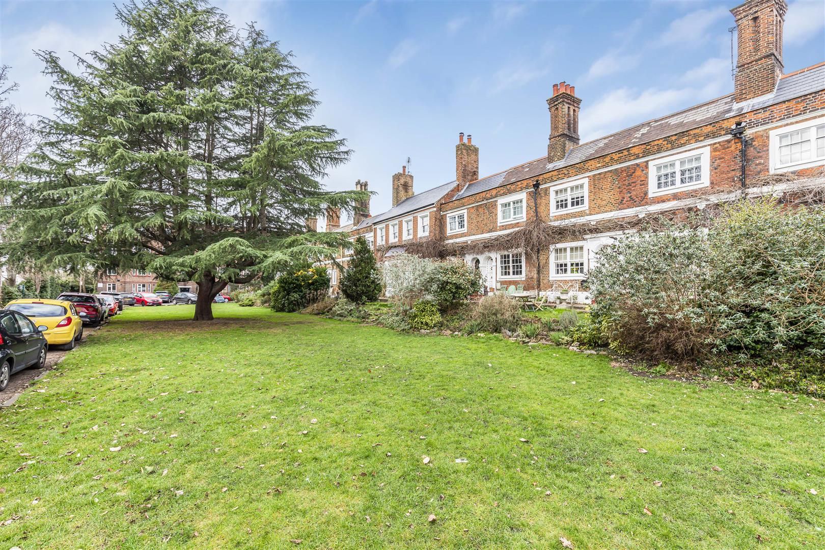 2 bed flat for sale in Rosemary Gardens, East Sheen, SW14 | James Anderson