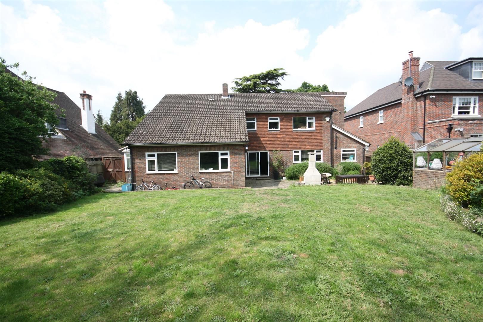 4 bed detached house to rent in Pines Road, Bromley | Edmund Estate Agents