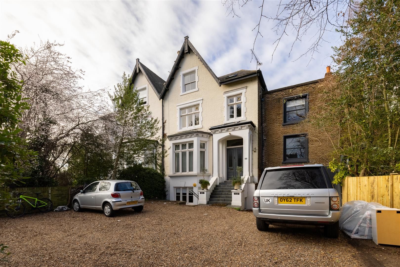 2 bed flat for sale in Castelnau, Barnes, London, SW13 | James Anderson