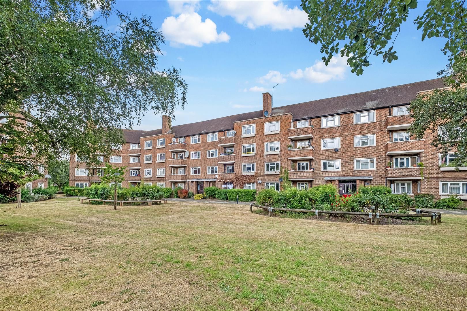 1 bed flat for sale in The Willoughbys, East Sheen, SW14 | James Anderson