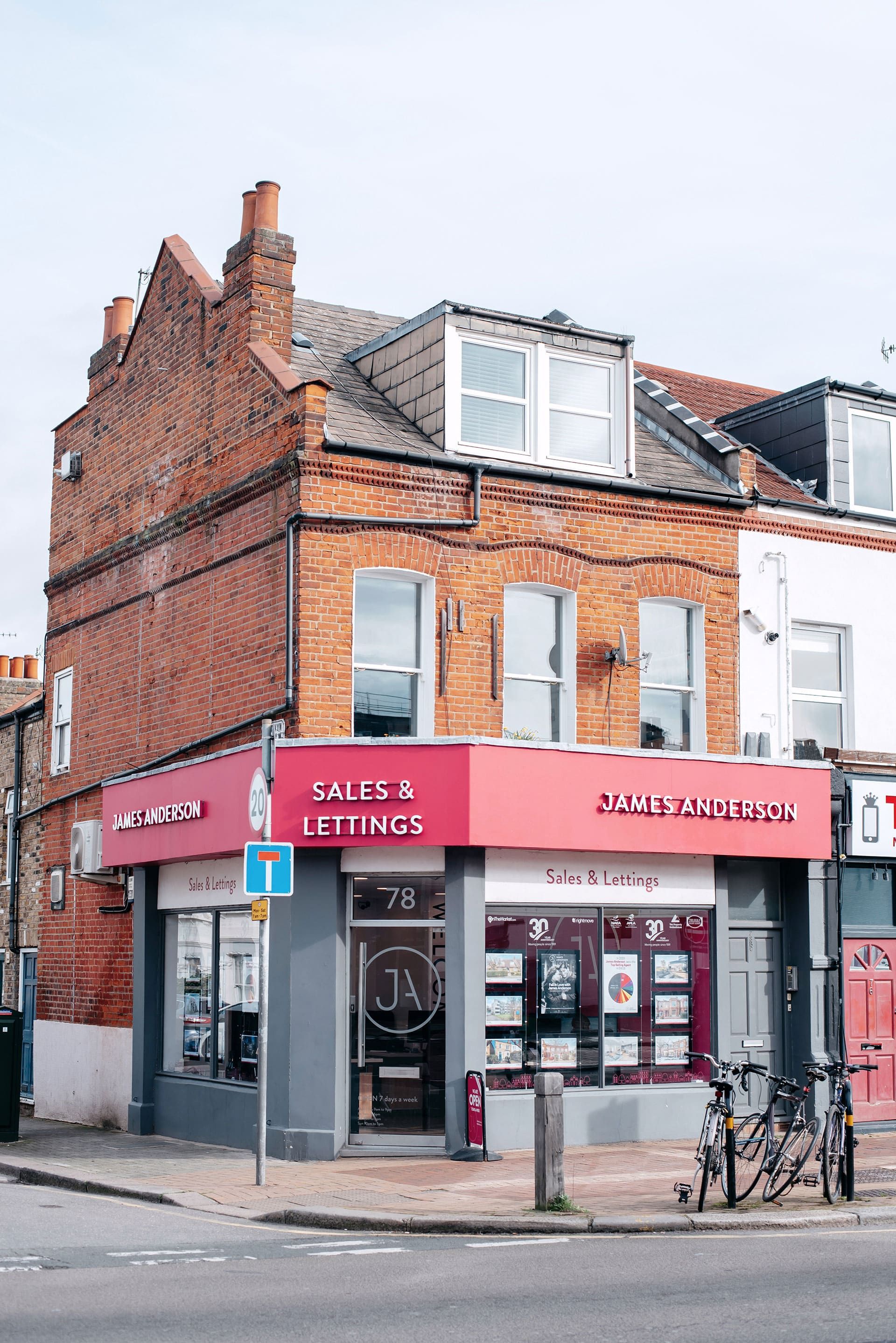 Sales Lower Putney | James Anderson