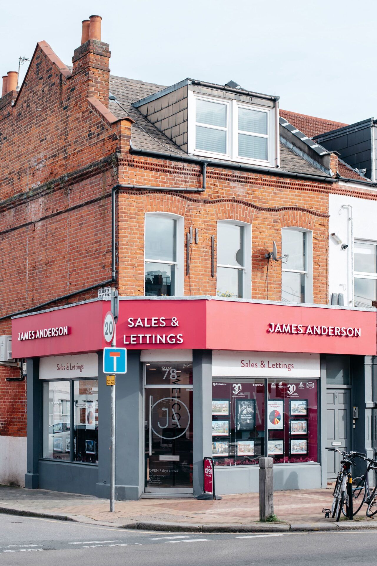 Sales Lower Putney | James Anderson