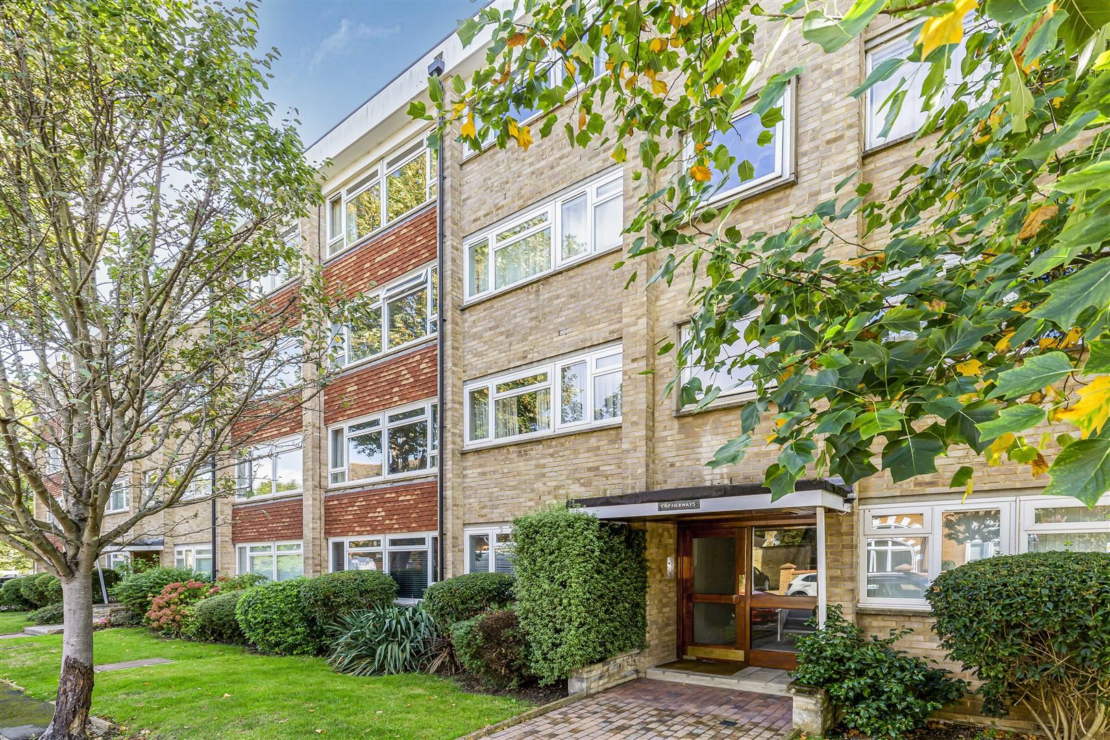 2 bed flat for sale in Daylesford Avenue, Putney, SW15 | James Anderson