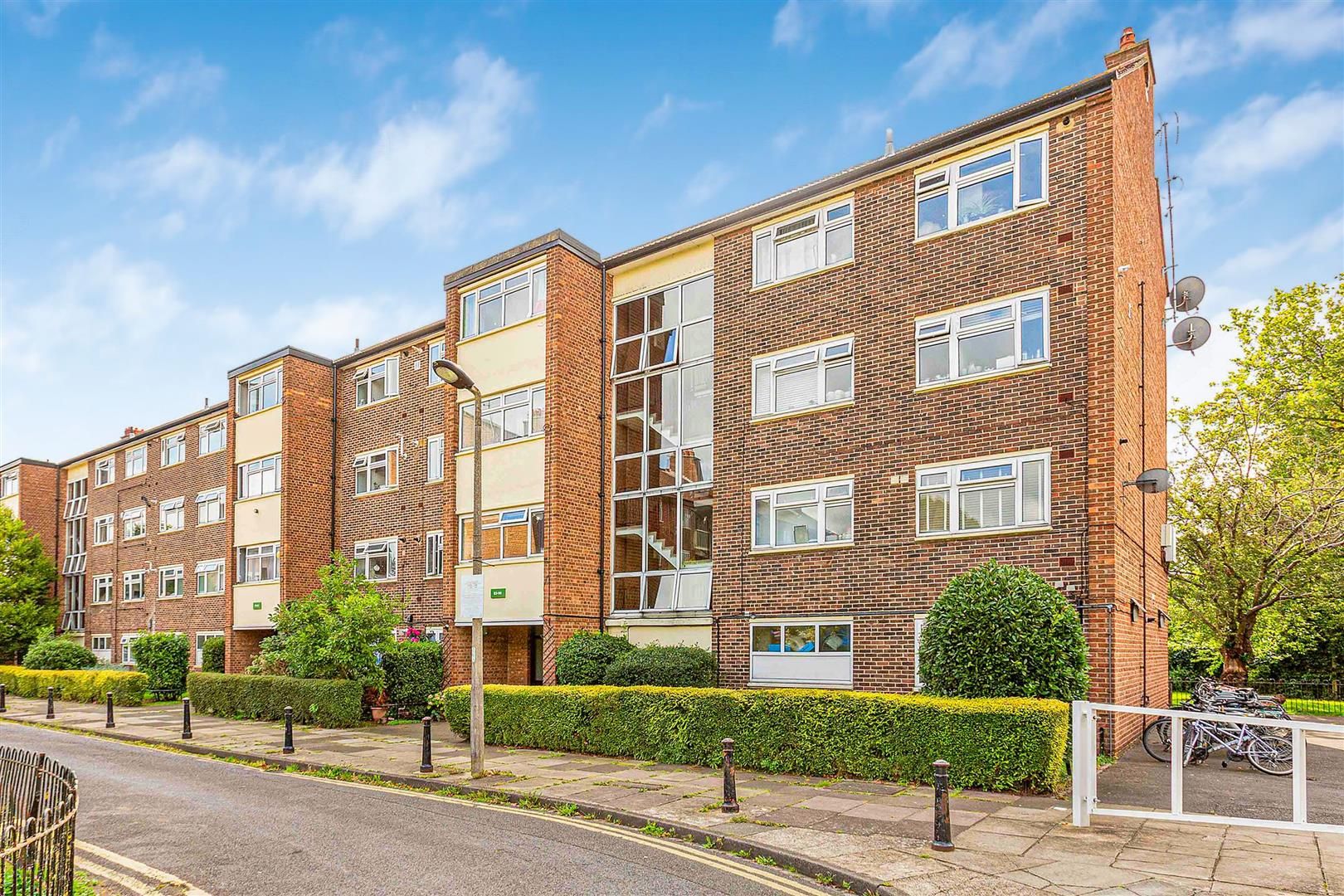 2 bed flat for sale in Railway Side, Barnes, SW13 | James Anderson