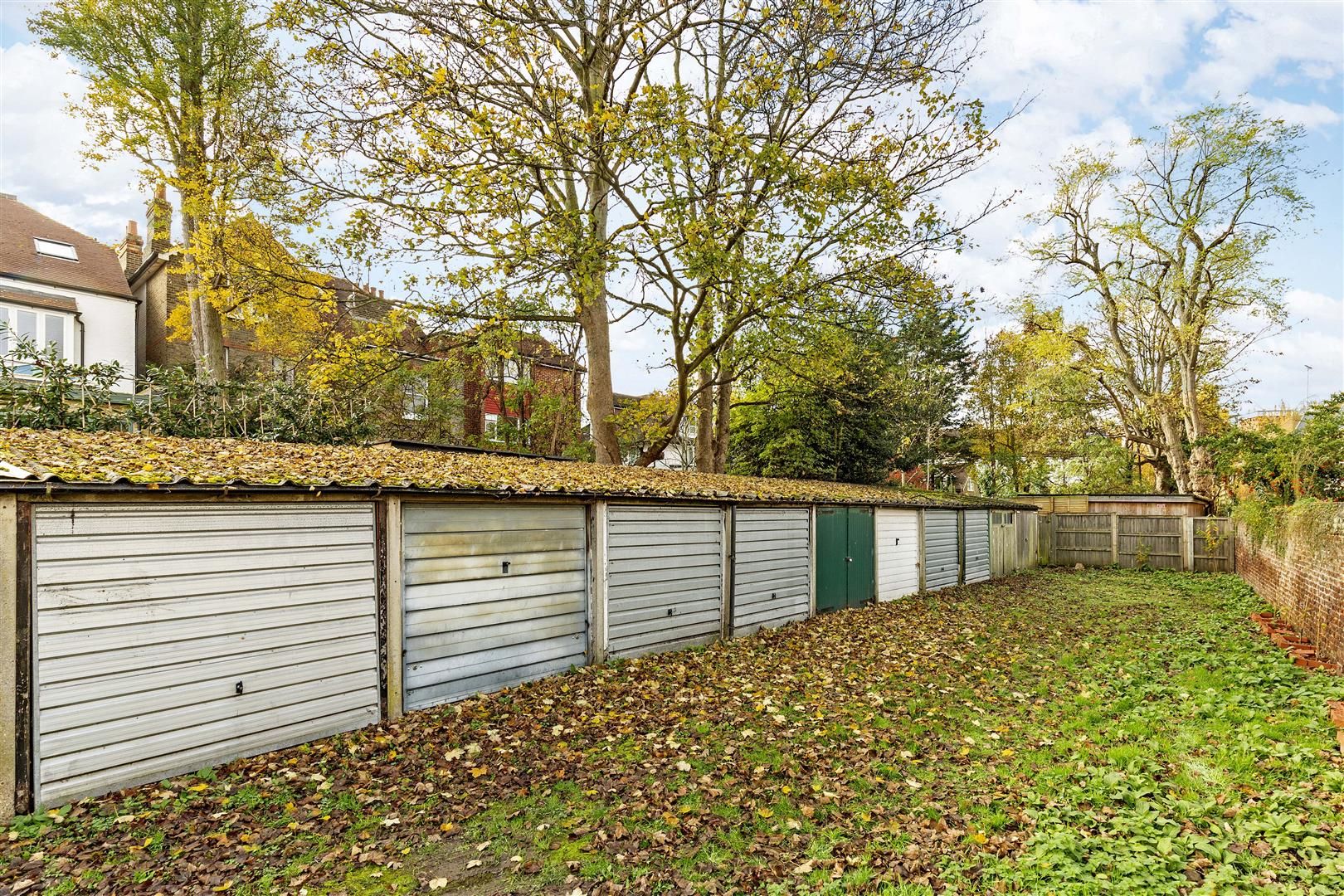 2 bed flat to rent in Sheen Gate Gardens, East Sheen, SW14 | James Anderson