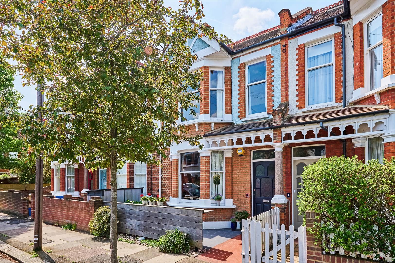 Properties for sale in SW14 | James Anderson