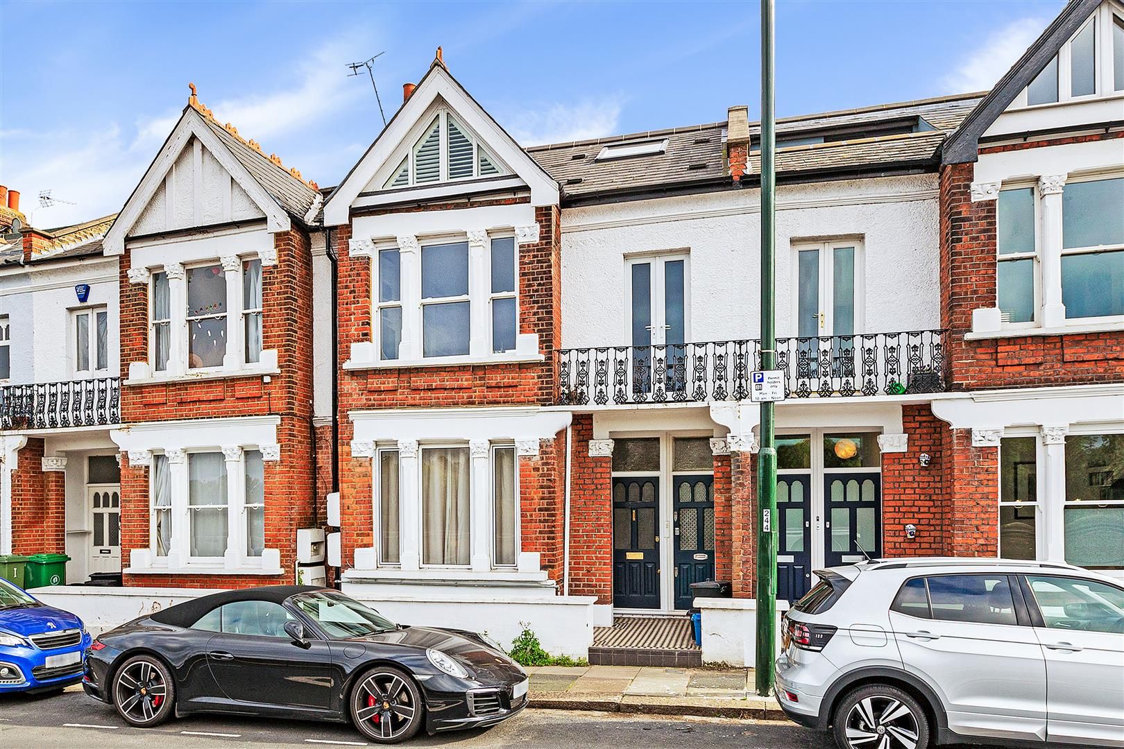 2 bed flat for sale in Lonsdale Road, Barnes, SW13 | James Anderson