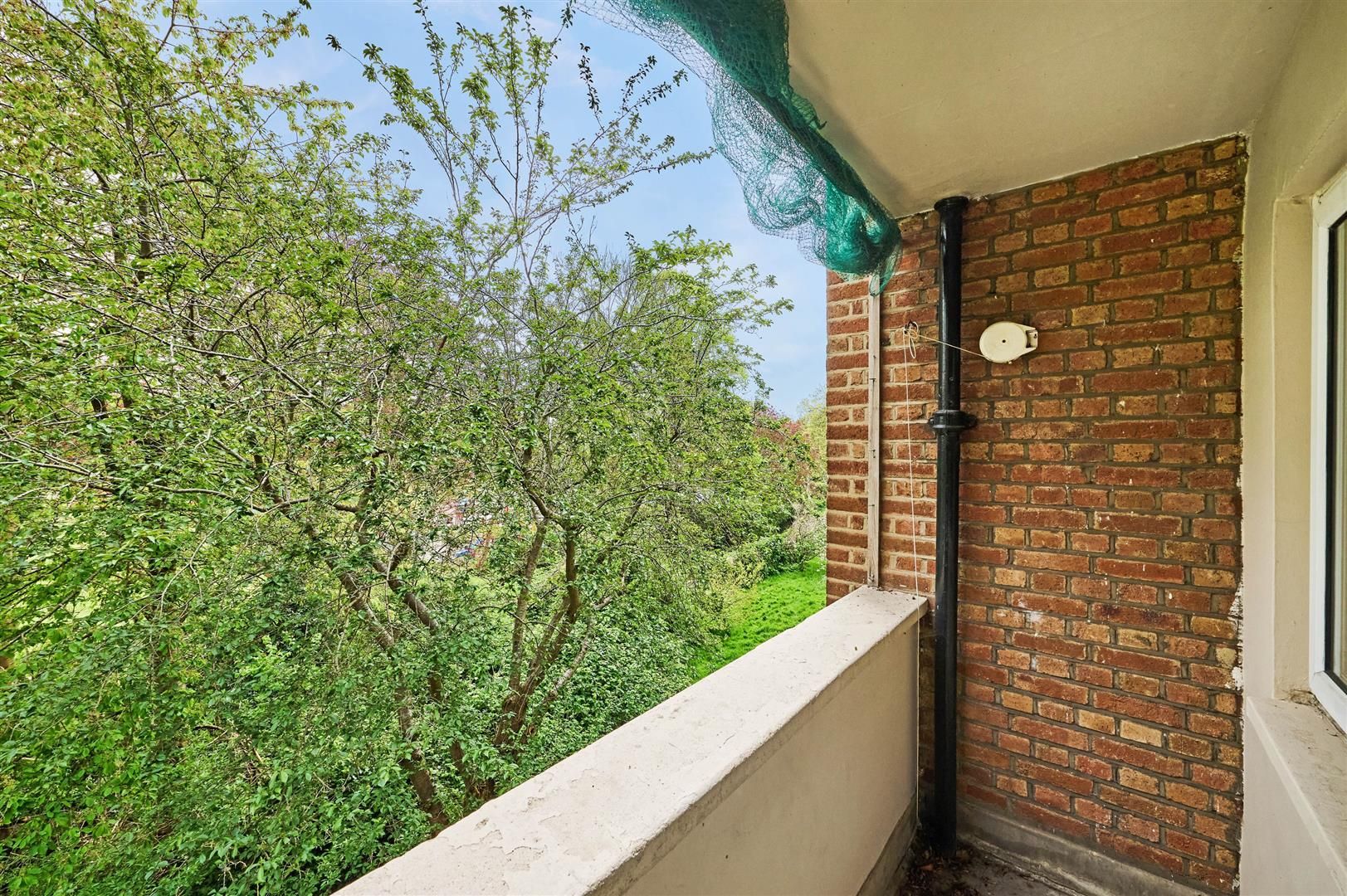 3 bed flat for sale in Railway Side, Barnes, London, SW13 | James Anderson